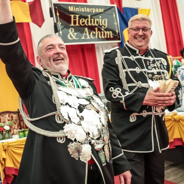 Vier neue Majestäten in Kaarst: Jürgen Esser ist neuer Schützenkönig ...